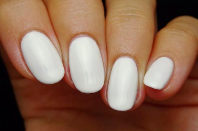 Volite li ne boje na noktima! Evo što morate znati o bijelom laku ...